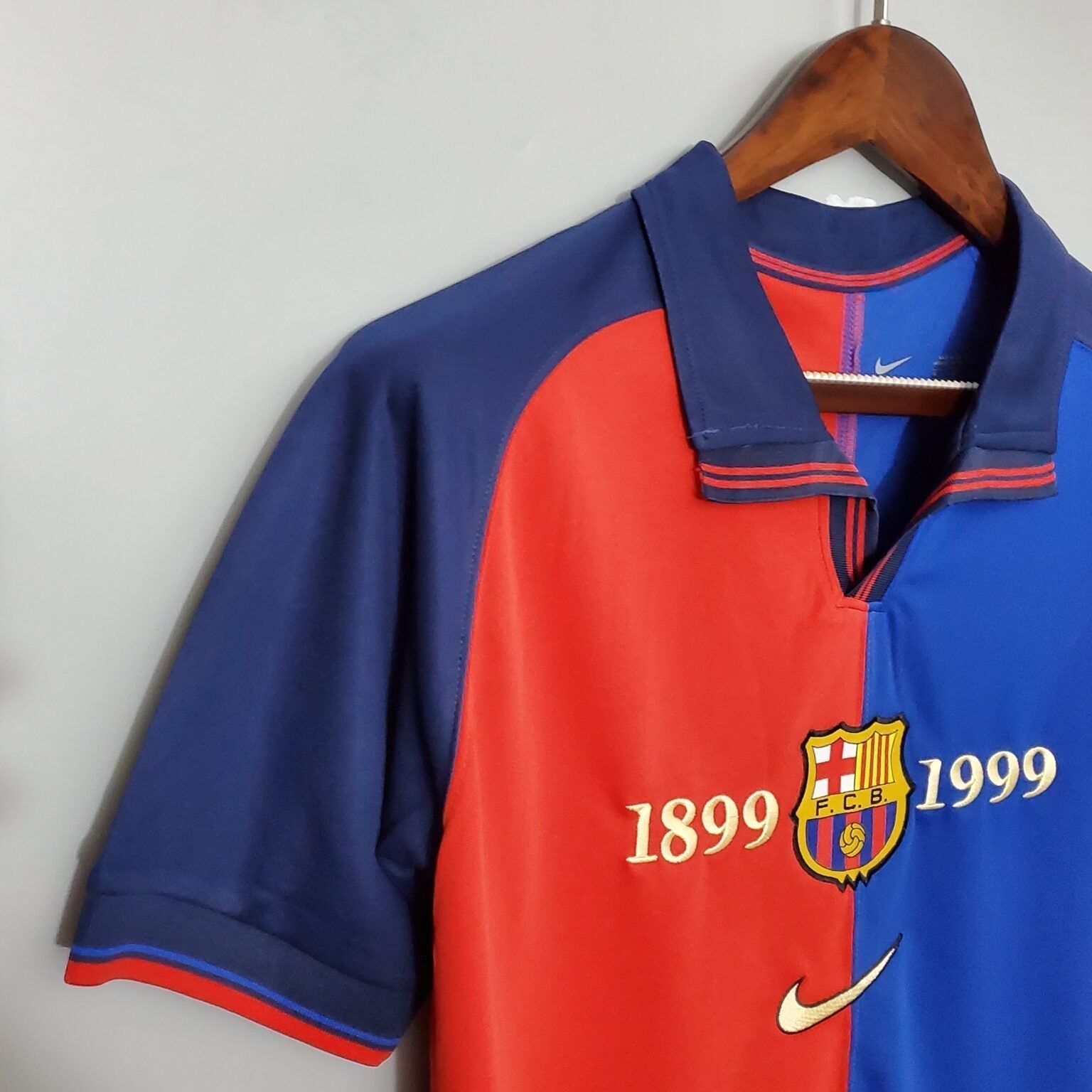 Barcelona Retro Jersey 1899/1999 - Maxi Kits