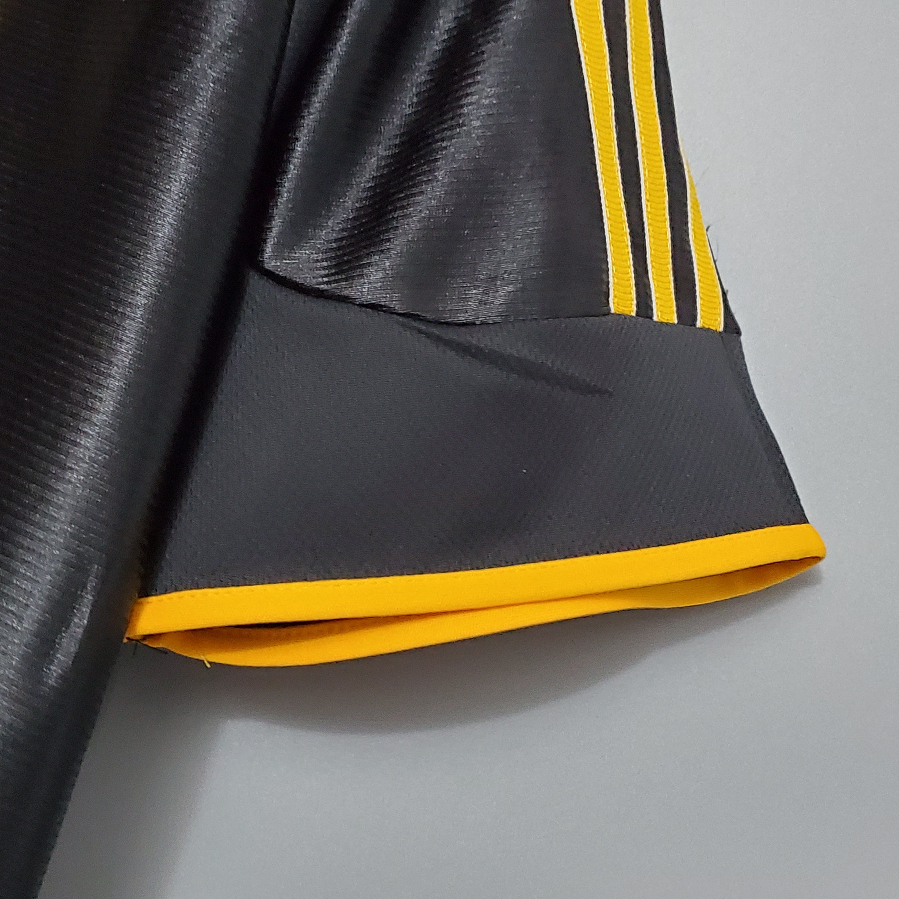 Camiseta Retro Real Madrid 98/99 - Maxis Kits