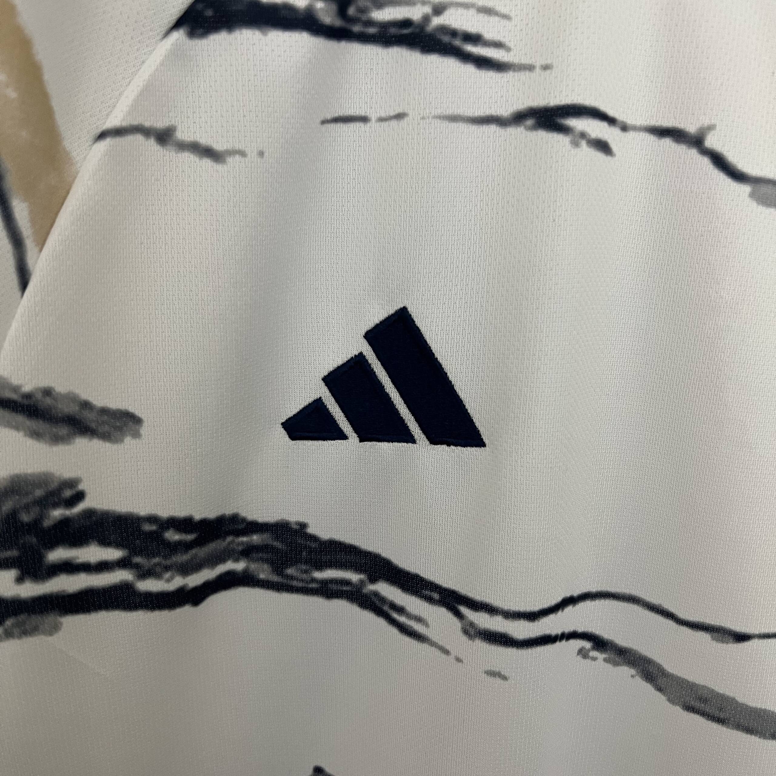 Italy Outer Jersey 23/24 - Maxis Kits