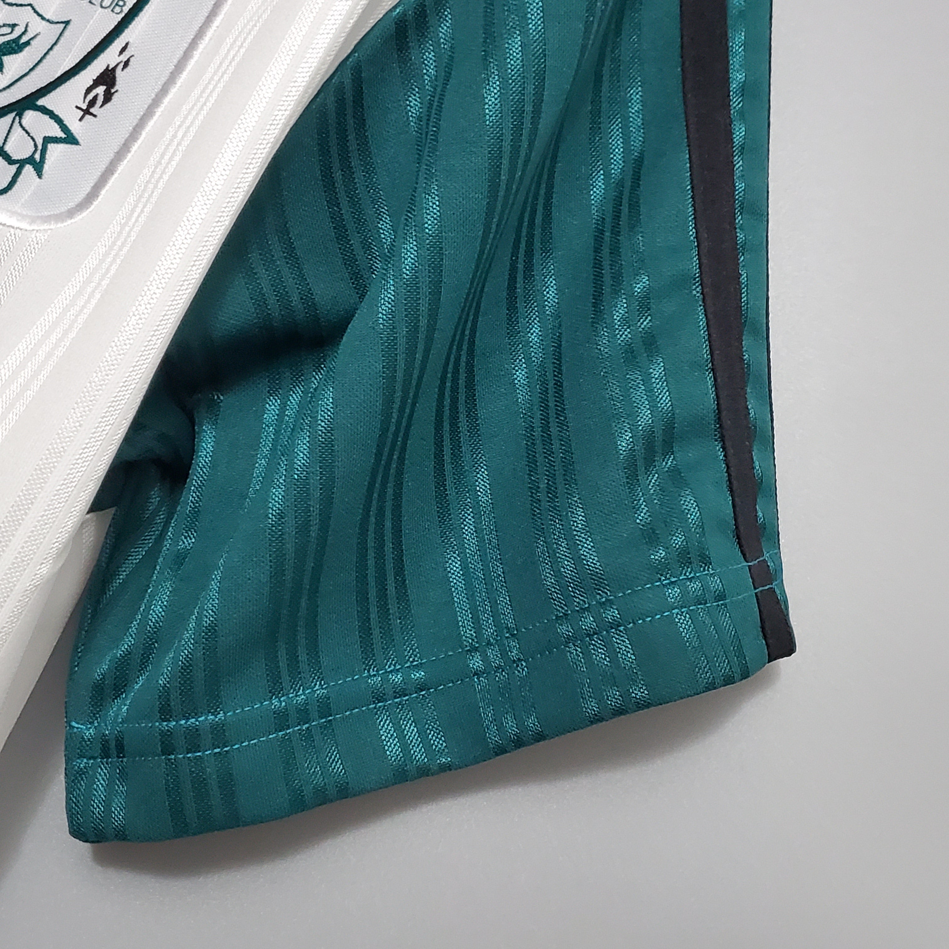 Camiseta Liverpool 95/96 Retro - Maxi Kits