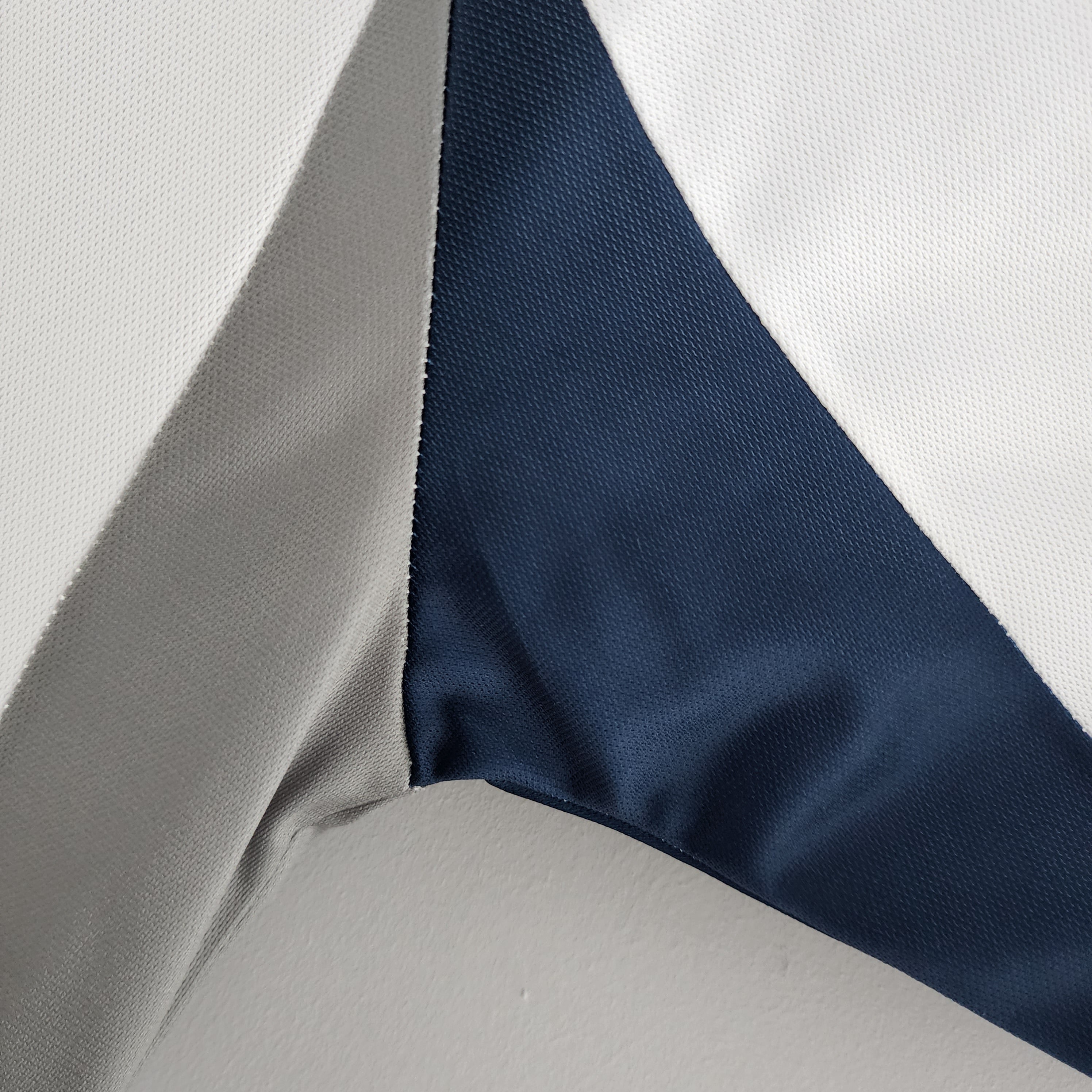 Camiseta Retro Real Madrid 00/01 - Maxi Kits