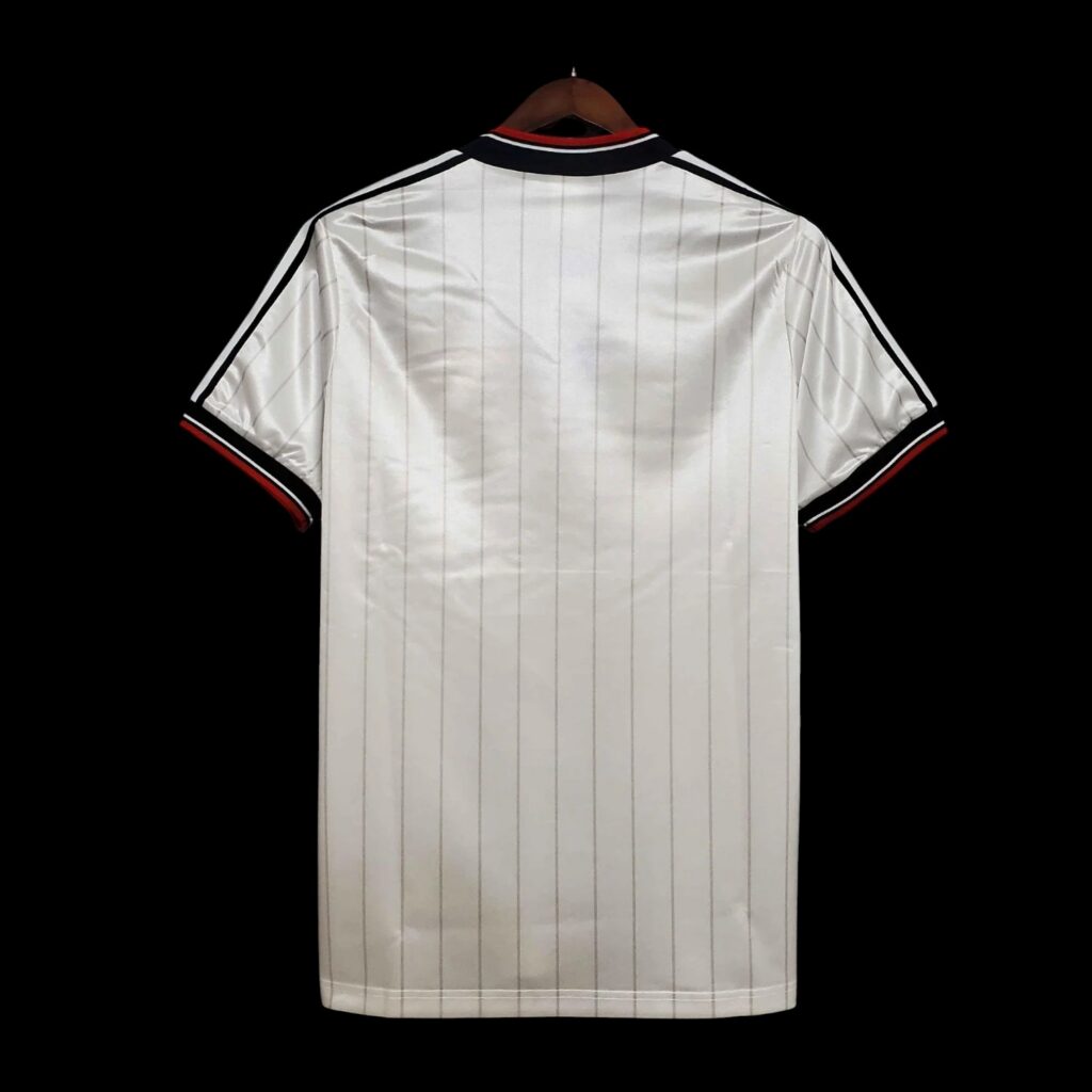 Manchester Utd Retro Jersey 1983 - Maxi Kits