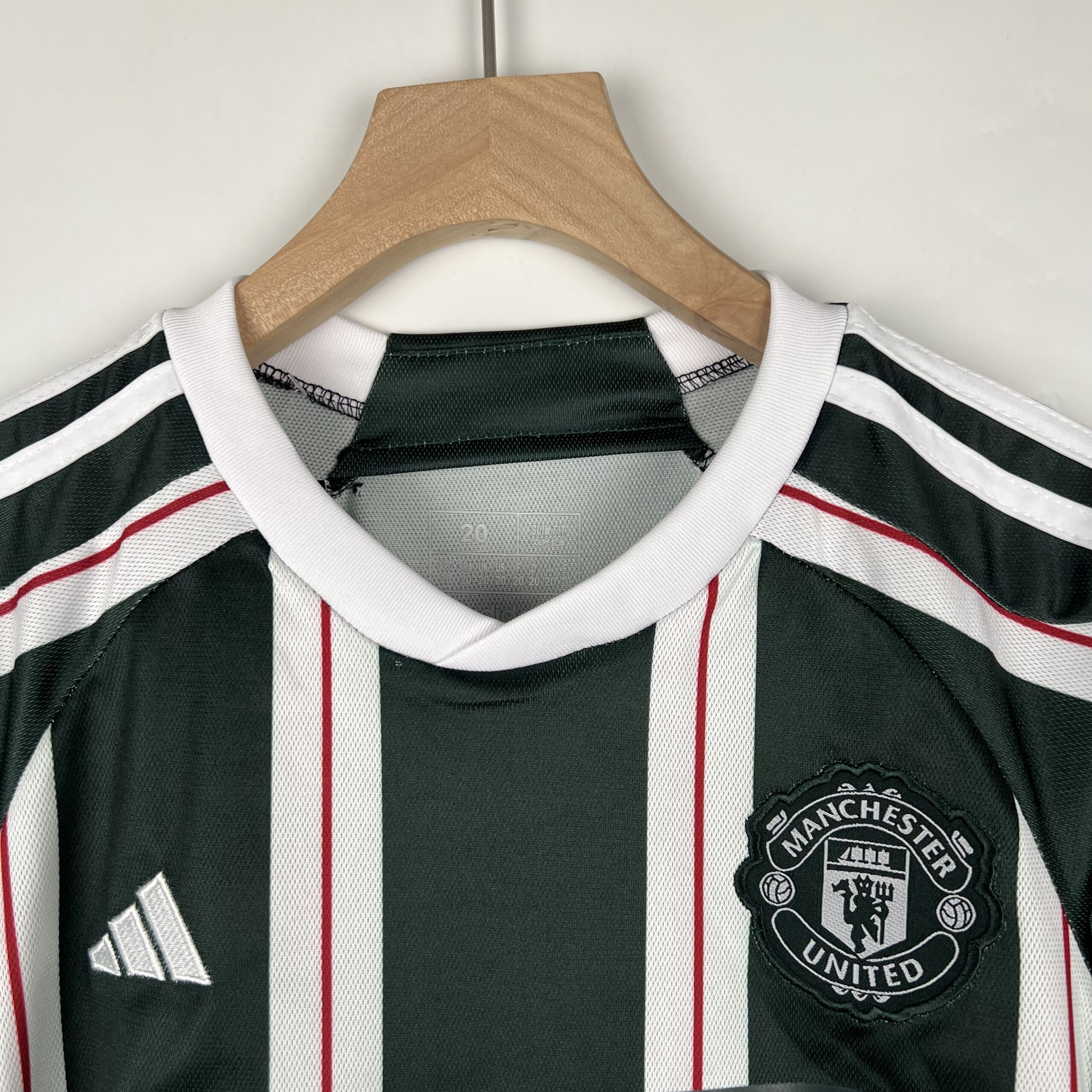 Manchester United Outer Jersey 24/23 - Children - Maxi Kits