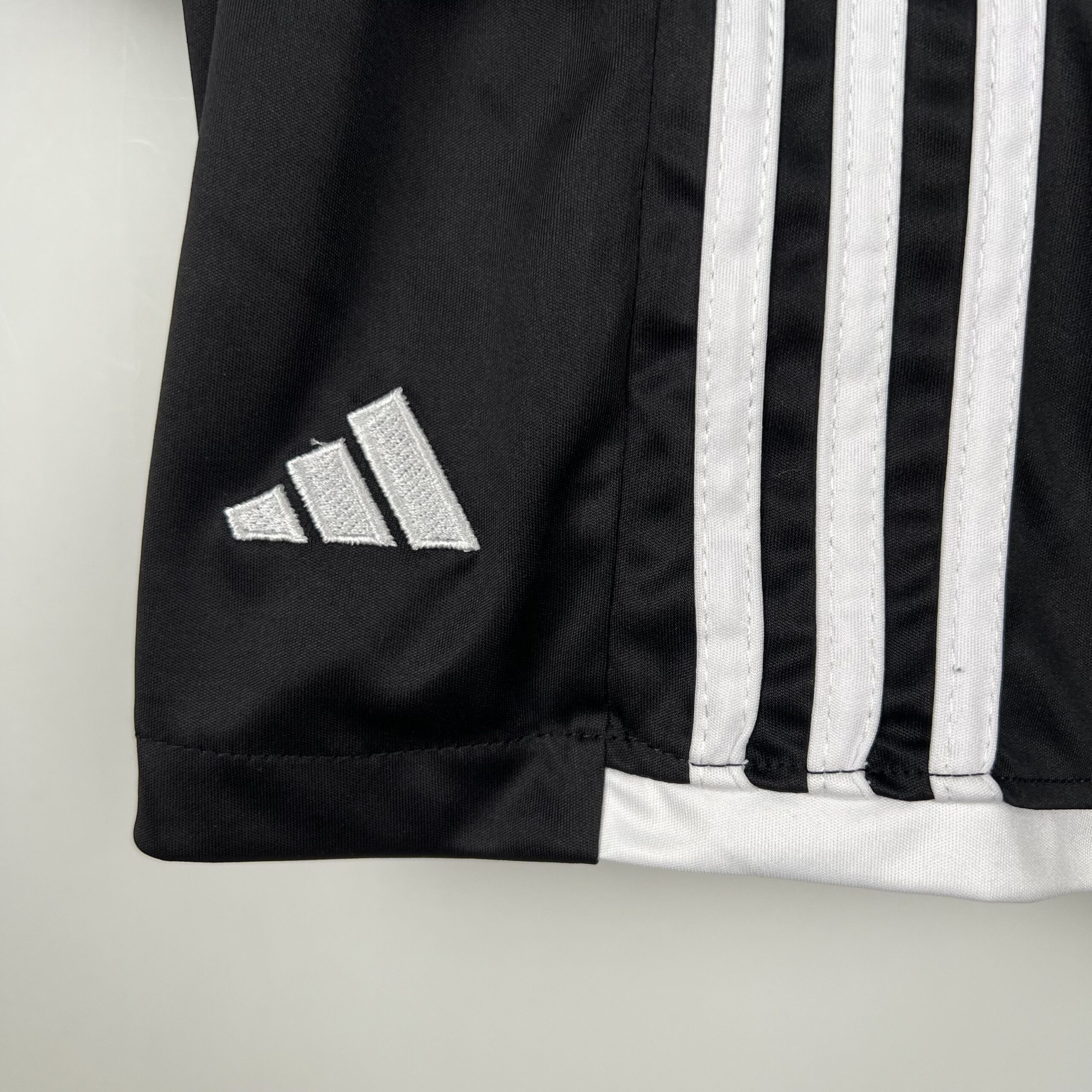 Manchester United Outer Jersey 24/23 - Children - Maxi Kits