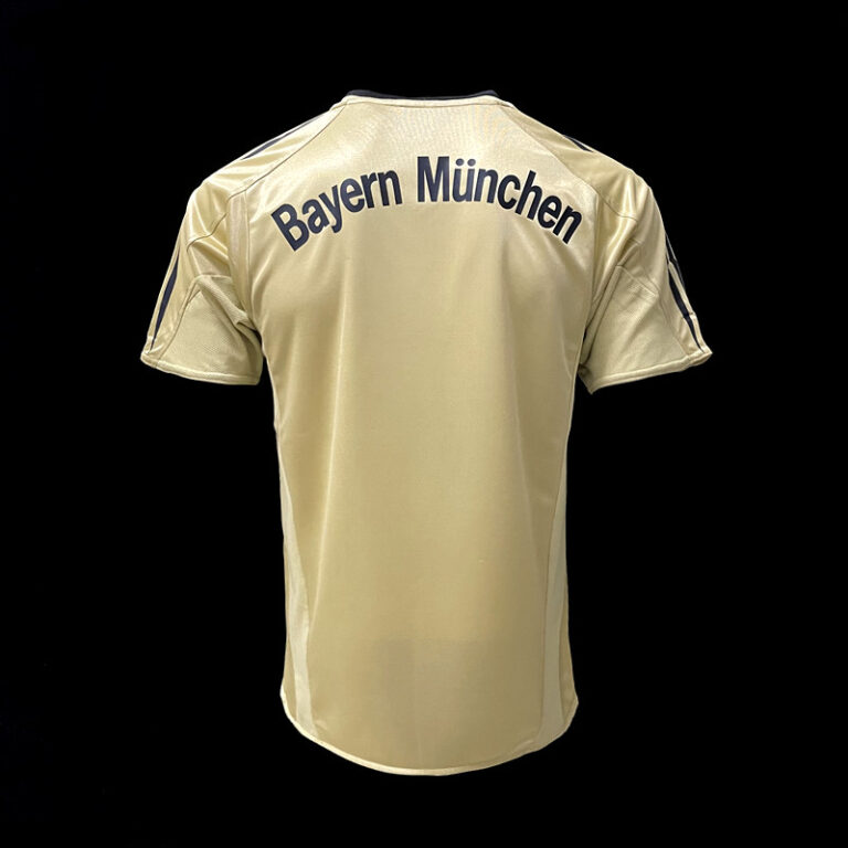 Bayern Munich Retro Jersey 04/05 - Maxi Kits